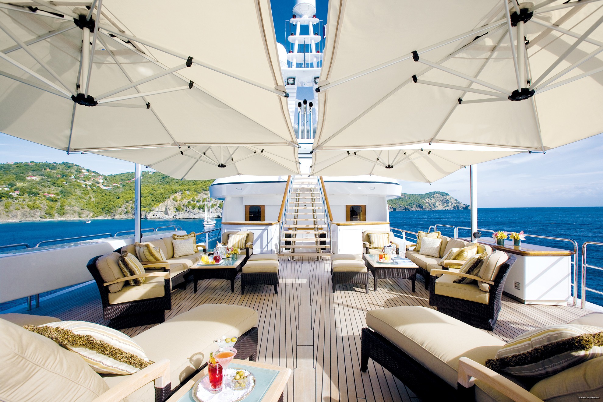 Yacht UTOPIA, Feadship | CHARTERWORLD Luxury Superyacht Charters